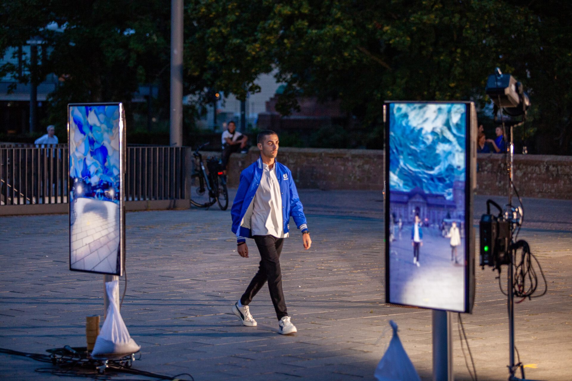 Ausstellungseröffnung: E-Wasser Catwalk – Kultur einer Digitalstadt
